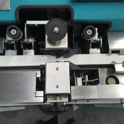 China multi nozzle Centering Butyl Silicone Sealant Ig Machine for sale