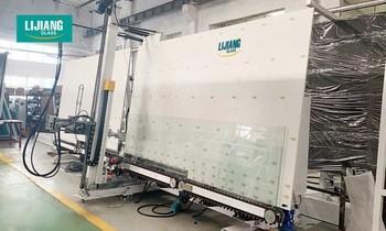 China 40m/min Sealing Robot Sealant Extruder For Shape Stepped Glass for sale