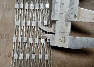 China 60 Degree Stainless Steel 304 Wire Mesh Rope Fence 303 2.0mm Animal Enclosure Hand Woven for sale