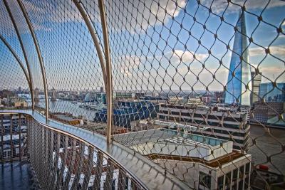 China AISI 304L Decorative Wire Mesh Woven Metal 60 Degree Stainless Steel High Strength for sale