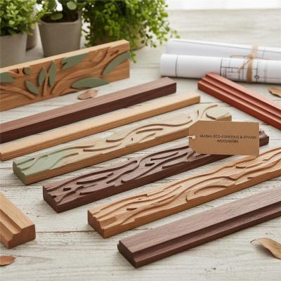 China Eco Friendly Decorative Wooden Mouldings Custom Sizes 0.5-1 Inch Thickness for Wall Enhancement for sale