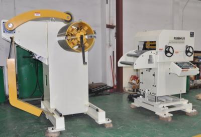 China 400mm Width Decoiler Straightener Press Feeding Equipment For Electric Hydraulic Hole Puncher for sale