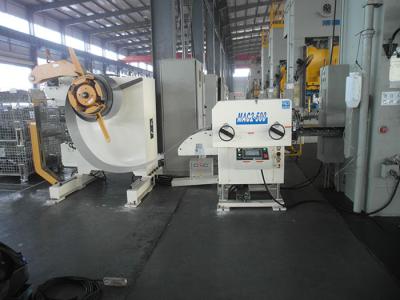 China Heavy Duty Material Frame Hydraulic Decoiler Machine Automated Strip Stamping for sale