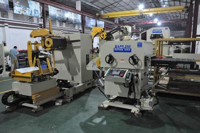 China Precision Roller Feeder Device Decoiler Straightener Feeder Zinc Based Alloy Stamping for sale