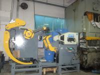 China Manipulator Decoiler Straightener Feeder Heavy Material Frame Non Metallic Material Processing for sale