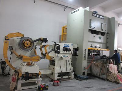 China Unpowered Heavy Material Frame Decoiling And Straightening Machine Punch Automation for sale