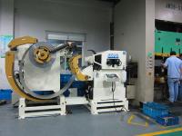 China Fully Automatic Steel Coil Uncoiler Double - Sided Oiling Stamping Feeder for sale