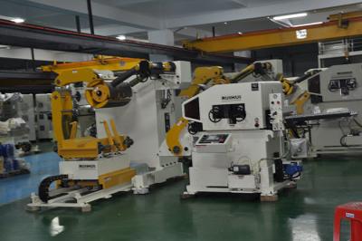China Steel Coil Manual Uncoiler Sheet Metal Decoiler Punch Three In One Feeder for sale
