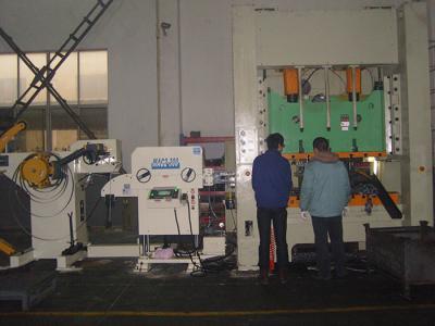 China Steel Coil Manual Uncoiler 3 In 1 Automatic Vacuum Feeder Material Thickness 0.6-6.0mm for sale