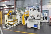 China Automotive 5000kg AC2.9kw Decoiler And Straightener for sale