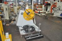 China Lamination Stamping Uncoiler With Coiling Block Expansion Mode And Pneumatic Pressing Arm for sale