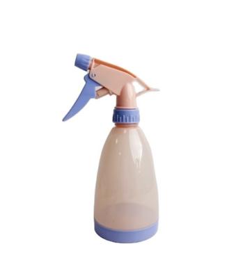 China Conveniently-sized PET Spray Bottle for Flower Watering and Hotel Disinfection for sale