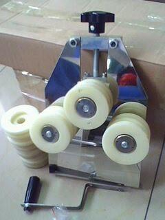 China Semi-Automatic Aluminum Spacer Curve Bending Machine for sale