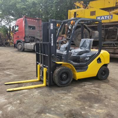 China Manual Power Source 3 Ton Komatsu FD30 Forklift for Smooth Warehouse Operations for sale