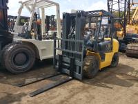 China Best Choice for Building Material Shops Used Komatsu Forklift FD25 FD30 FD40 FD50 for sale