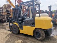 China 4000 kg Weight Small Diesel Forklift in Japan Komatsu FD30 FD40 FD50 3 ton 4 ton 5 ton for sale