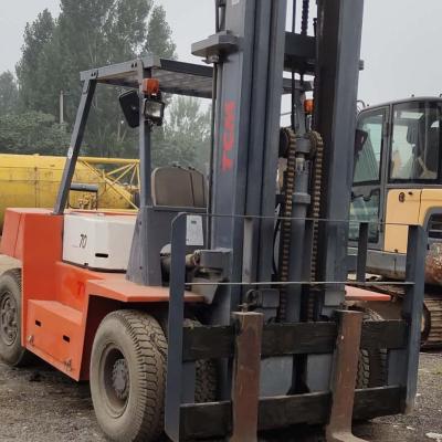 China Good Condition Used TCM FD70 Forklift Truck 7000 KG Weight Diesel Engine Power Source for sale