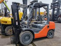 China Powerful Gasoline Engine Used 3 Ton Toyota Forklift with Sideshift at Shanghai Yard for sale