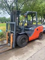 China Toyota 8f50 Used 4 Wheel Forklift 5 Tons Diesel Forklift for Warehouse Transportation for sale