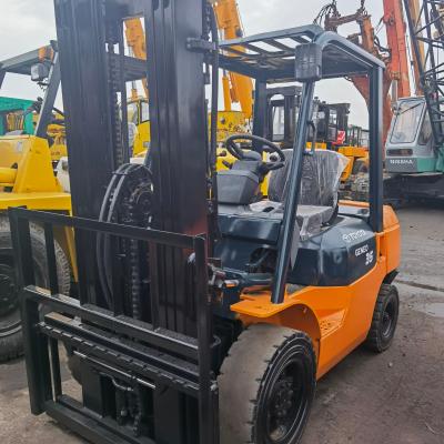China Used Toyota 3.5 ton FD35 Diesel Forklift in Shanghai yard with 3500 kg Fork Width for sale