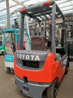 China Routine Fork Width Toyota 8f15 1 1.5 2 3 5 Ton Rough Terrain Forklift Truck by Toyota for sale