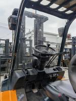 China Garment Shop Must-Have 5 Ton Used Toyota Forklift with Japan Made Parts and Diesel Engine for sale