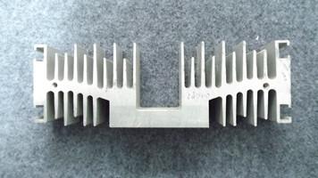 China CNC Machined Aluminum Heat Sink Profile 6063 T5 High Precision 0.7-10mm Thickness for sale
