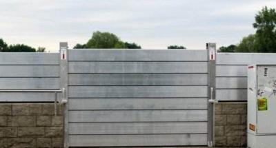 China 6063T5 Aluminum Flood Control Wall Baffle Plate with 10μm Anodizing and 60-80μm Powder Coating for sale