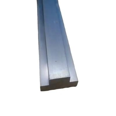 China 6061 Aluminium Extrusion Profiles Strong Hardness Solid For Equipment Accessories for sale