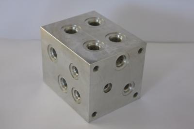China 6061 Aluminum Square Block CNC Machining Part 4 Axis Precision Milling Custom for sale