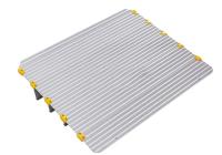 China Aluminum 4 Inch Rise Entry Ramp Lightweight Portable Handicap Threshold Ramp 500kg Capacity for sale
