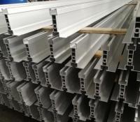 China Bright Silver Anodized 6063 T5 Aluminum Extrusion Enclosure CNC Drilling for sale