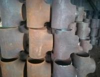 China SCH30 Bevel Carbon Steel Pipe Tee Balck Painting Galvanized Pipe Fitting for sale