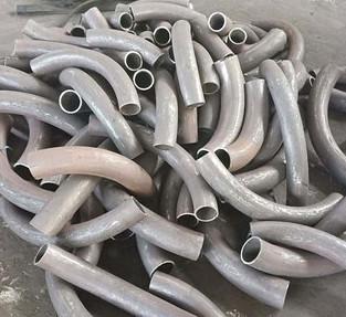 China Carbon Steel 90 Degree Pipe Bend DN15 1/2 Inch SCH40 Seamless Elbow for sale