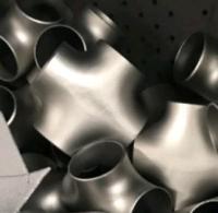 China ASTM A105 SCH 40 Seamless Carbon Steel Cross Pipe Fitting Black Painting NPS 1/2-120 for sale