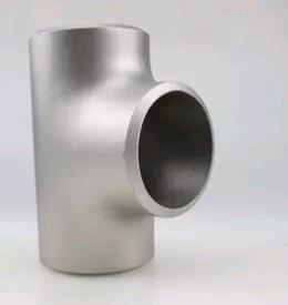 China ASME B16.9 A234 WPB Carbon Steel Tee 1/2 to 72 Inch Seamless Butt Weld Pipe Fitting for sale