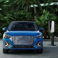 China Electric Car Wall Box Level 2 32A Fast Charging Wall EV Charger With Screen Display for sale