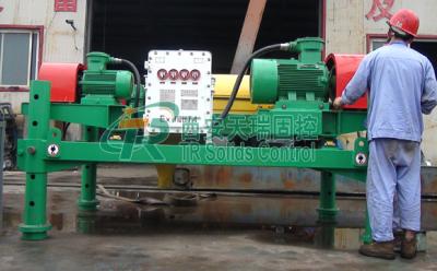 China Drilling Decanter Centrifuge With Replaceable Wear Resistant Alloy Sleeve for sale