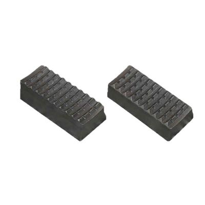 China Energy Mining Drill Spare Parts HRC56 20CrMnTi Power Tong Dies for sale