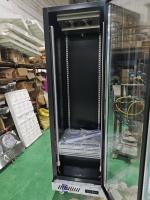 China Commercial Upright Refrigerator Beverage Display Fridge With Glass Door for sale