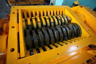 China RGD1200 90KW Dual Motor Solid Waste Shredder - 10-20 Tons/Hour Capacity, 15400mm Chamber for sale