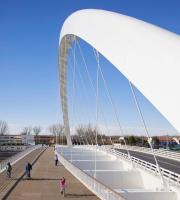 China Precast Painted Steel Structural Bridge Q355 Tied Arch Crossing Pedestrian for sale