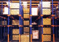 China Heavy Duty Drive-In Pallet Racking System 1000-4000kg Capacity 2-5 Levels Industrial Steel Storage for sale