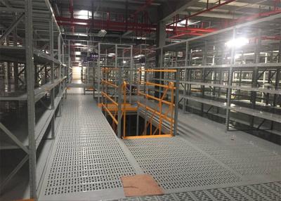 China Heavy Duty Steel Cantilever Racking 2000kg Capacity Adjustable Height 1000-12000mm for sale
