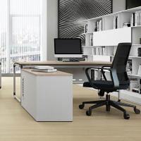 China Breathable Mesh Adjustable Office Computer Chair with Headrest Support and Adjustable Height for sale