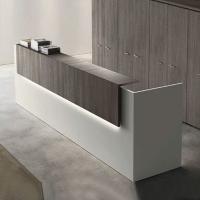 China 2M Wood Front Desk Reception Oak Color Customize Logo For Salon for sale