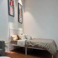 China Modern Hotel Furniture Suppliers Apartment Luxury King Size Bedroom Sets for sale