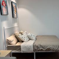 China Apartments Hotel Furnishing Bed Bedroom Furniture Set Hotel Furniture for sale