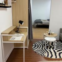 China Apartments Hotel Furnishing Bed Bedroom Furniture Set Hotel Furniture for sale