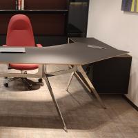 China Black Luxury Executive Office Desk For Boss or CEO MDF And MFC Wood Office Furniture for sale